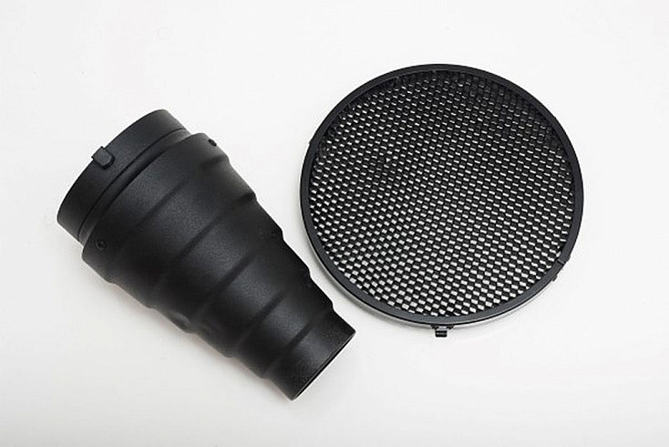 Grid y Snoot: 2 Modificadores de Luz de Flash que Puedes Construir tú Mismo