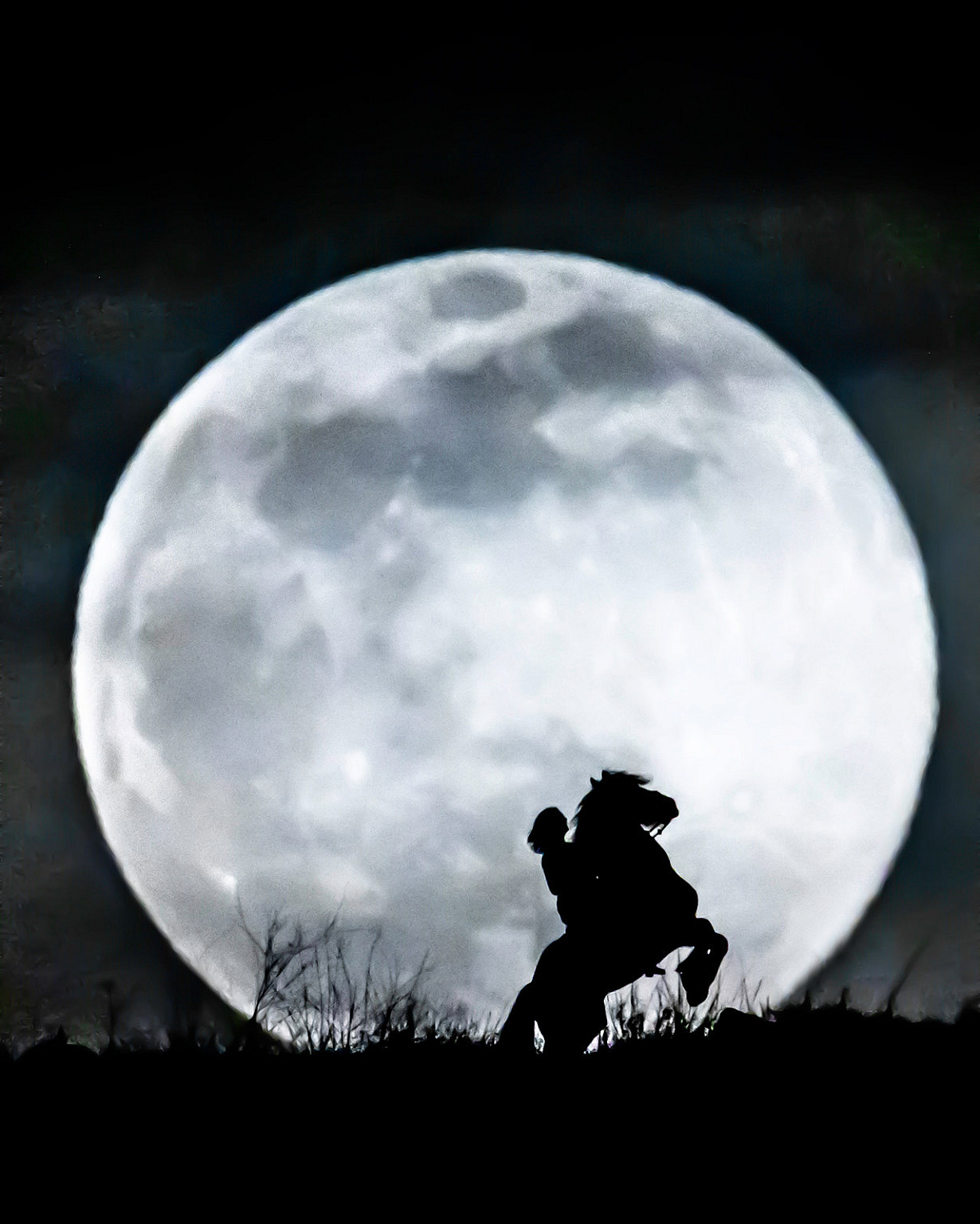 Charlamos con Toni Sendra, Cazador de Lunas Espectaculares